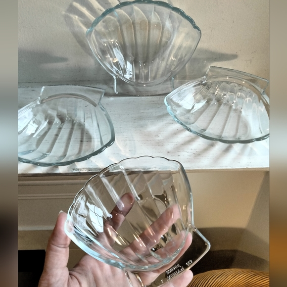 Pyrex | Dining | 98s Pyrex Clear Glass Shell Bowls On Original ...
